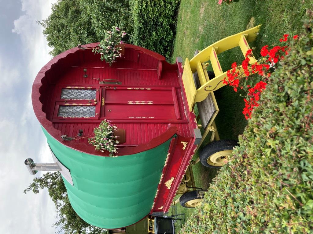 Bow top wagon, ideal for glamping or that stunning garden feature/retreat.